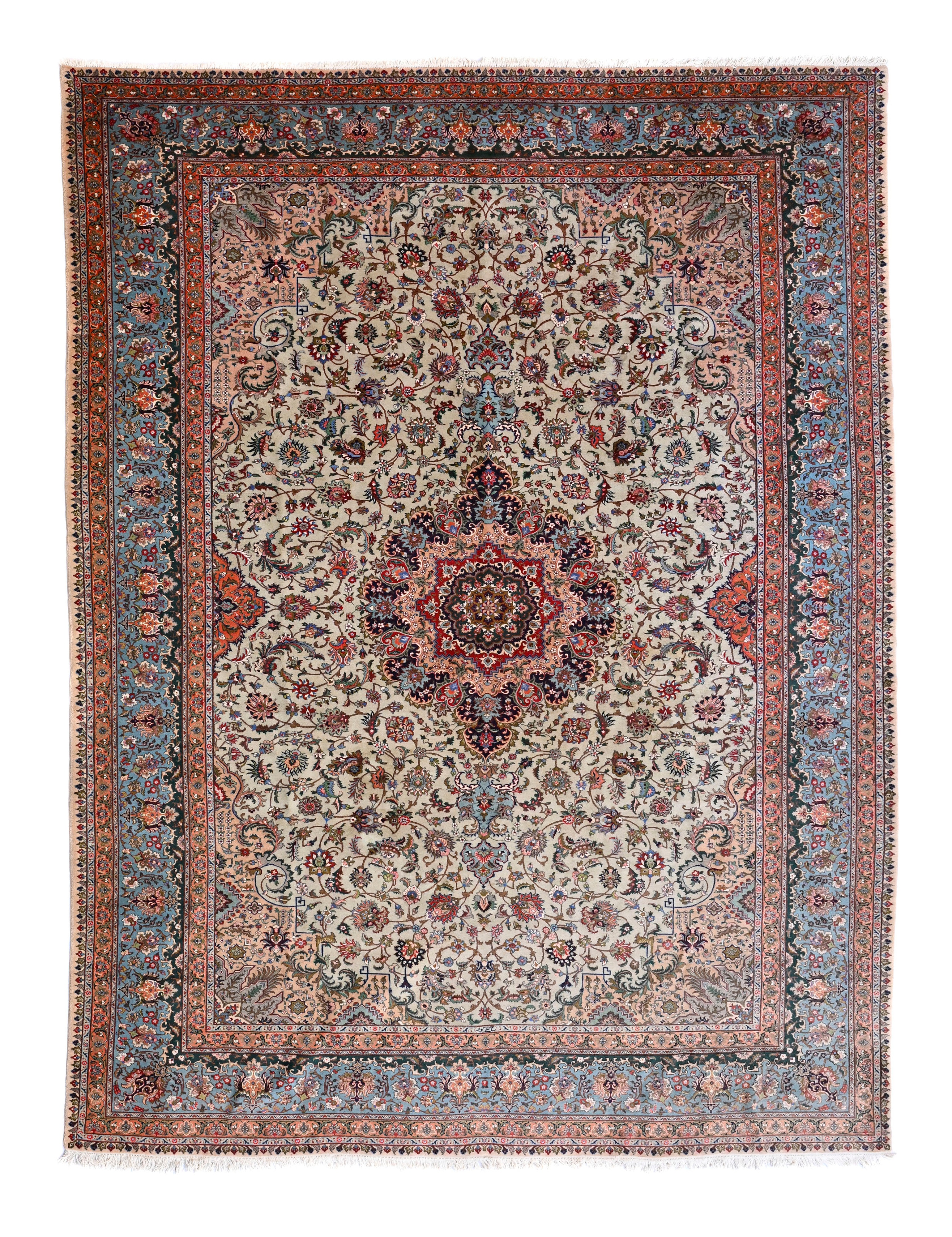 Tapis Tabriz signé H. Taghipour, Iran, 2ème moitié du XXe s., à ...
