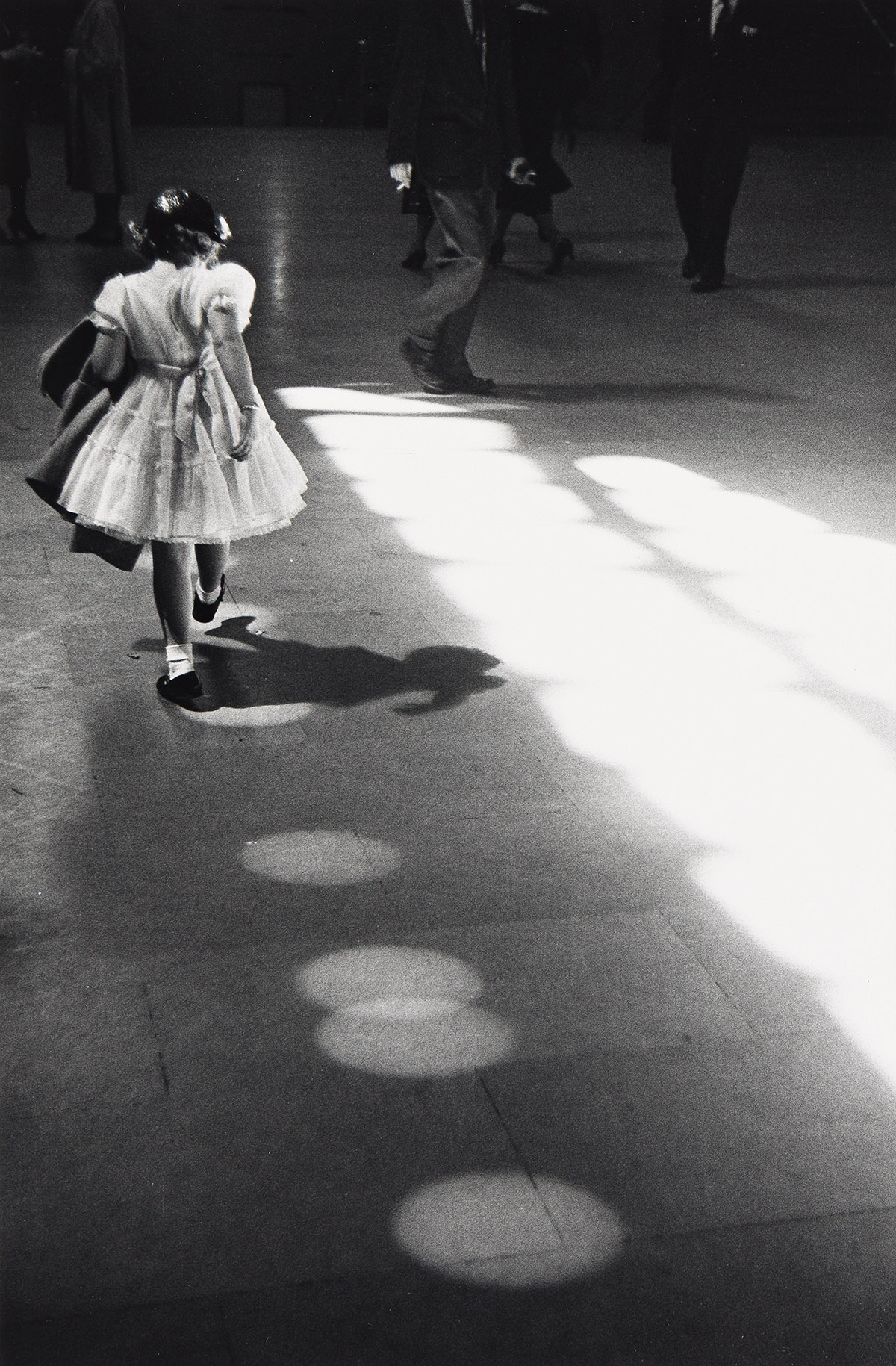 LOUIS STETTNER (1922-2016) Penn Station, a young girl plays in the ...