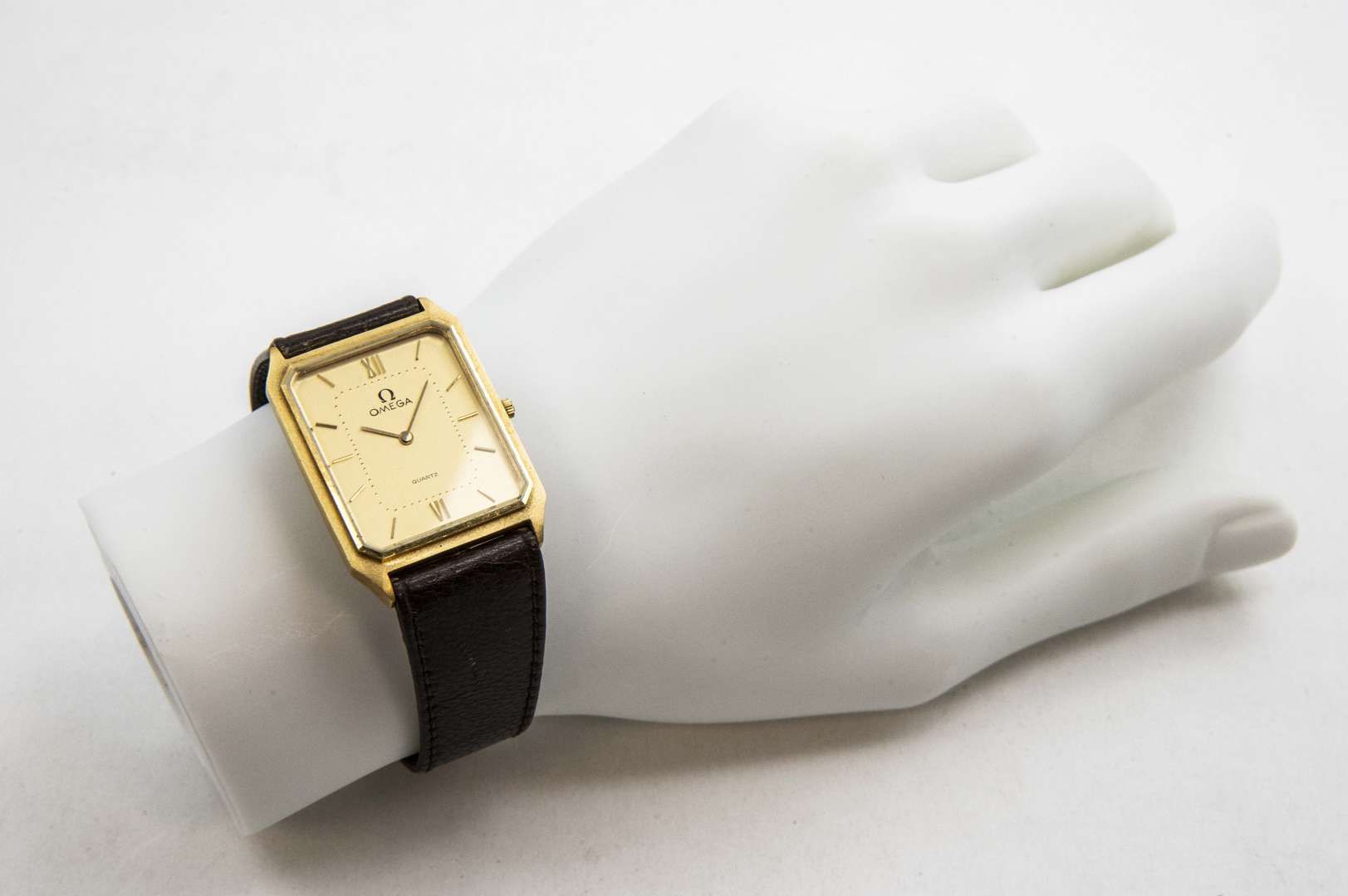 Omega Gold Quartz men's watch with Original Omega Band - New Battery ...