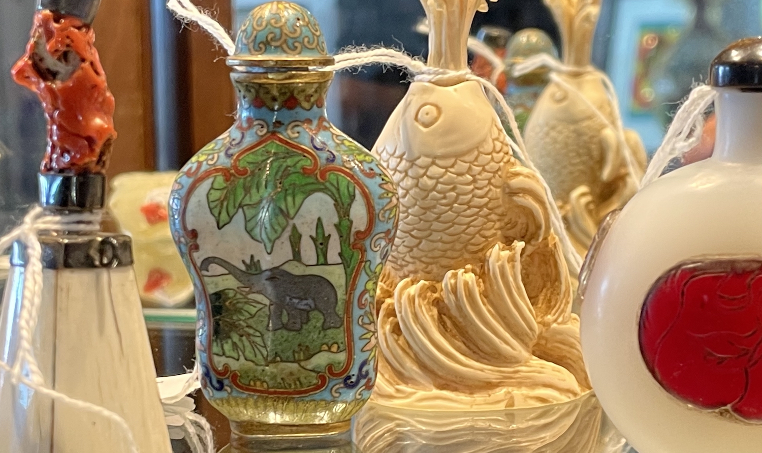 A Private Chinese Snuff Bottle Collection | du Plessis Auction Gallery