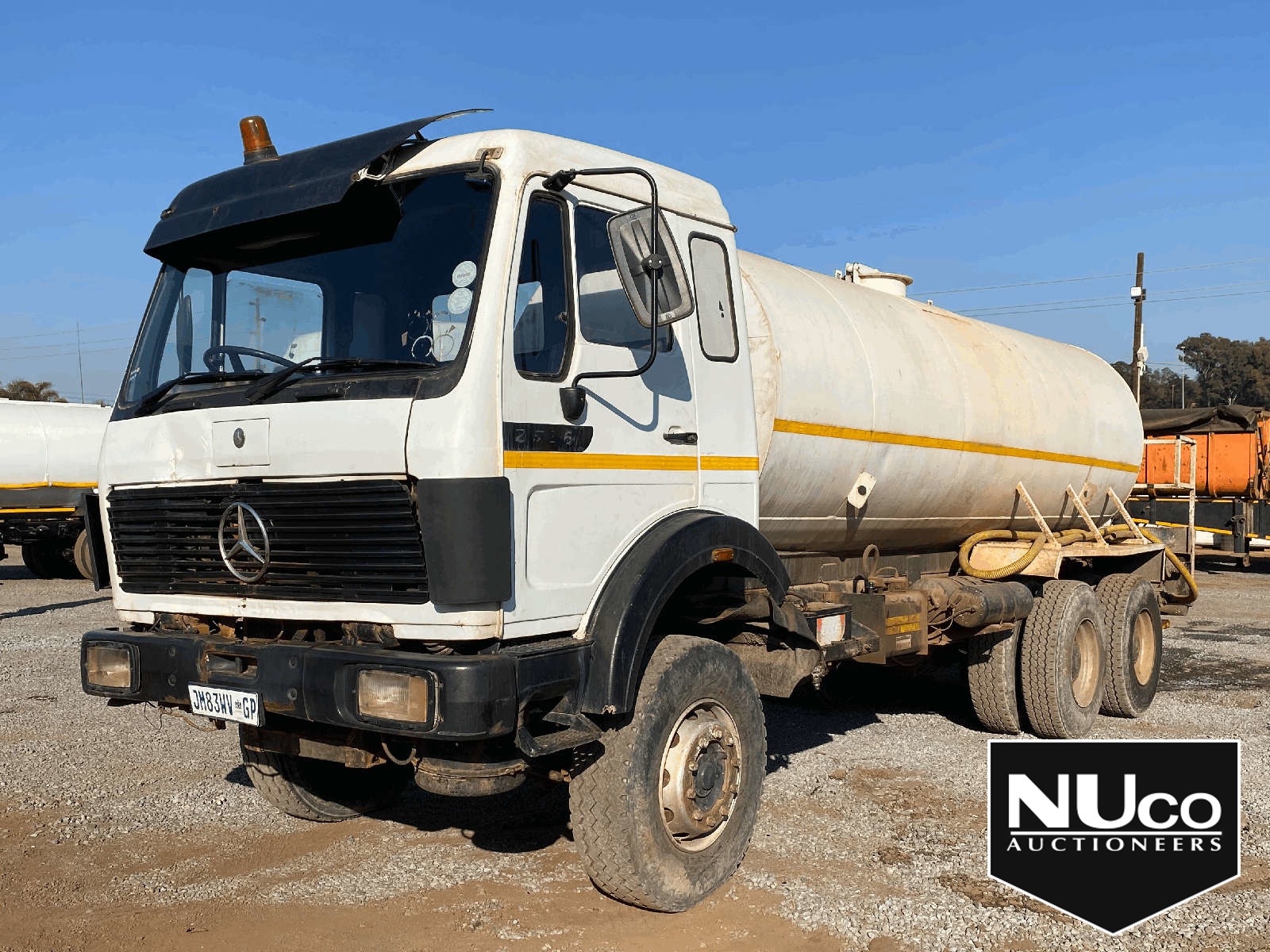 MERCEDES BENZ 2628 WATER TANKER TRUCK | NUco Auctioneers