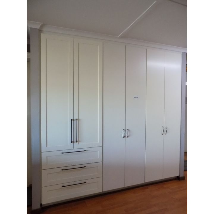Cannon's Online | Capital Kitchens Showroom Contents & Workshop ...
