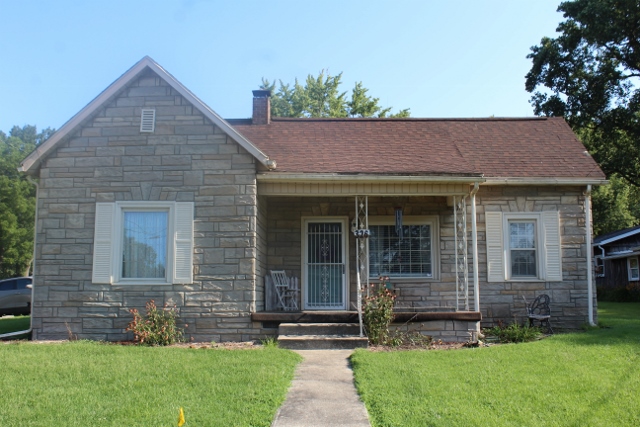 Home and Contents of Barbara Vaughn | Mobley & Grant Auctioneers