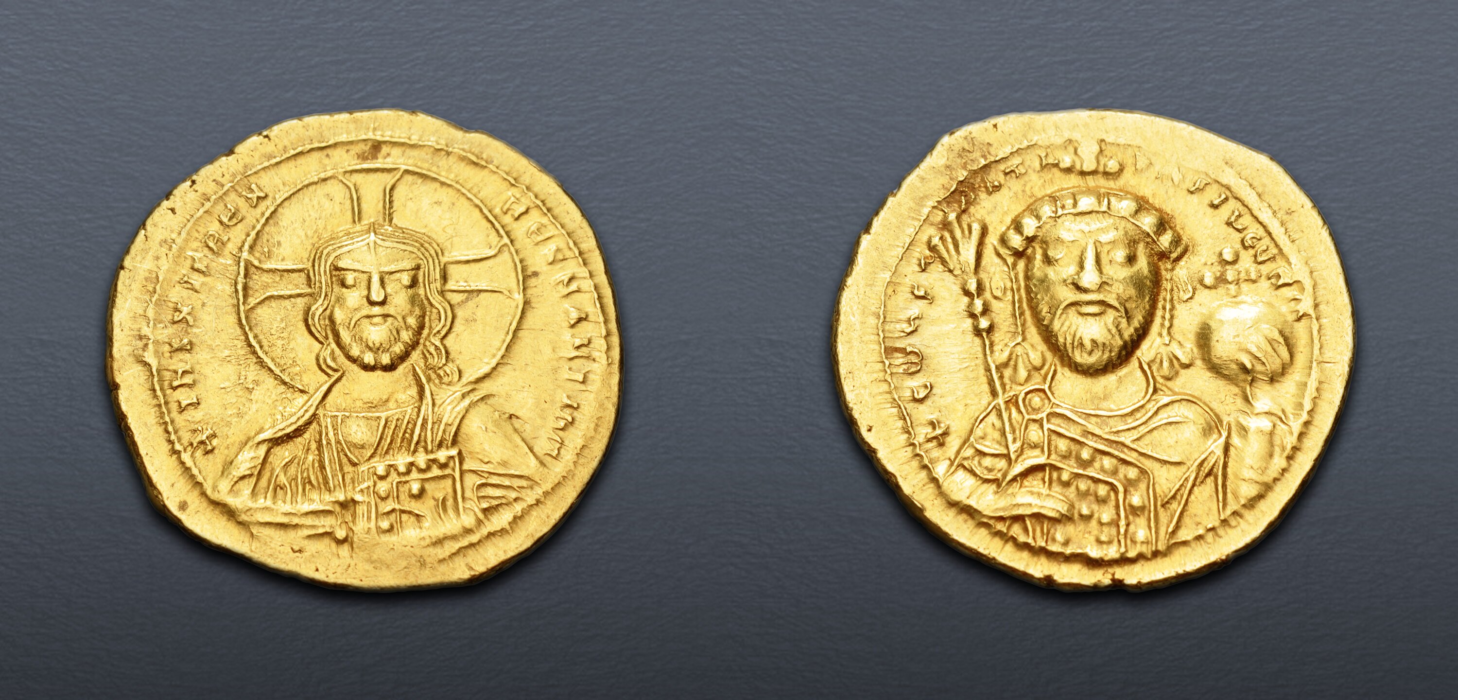 Constantine IX Monomachus. 1042-1055. AV Tetarteron Nomisma (18mm, 4.03 ...