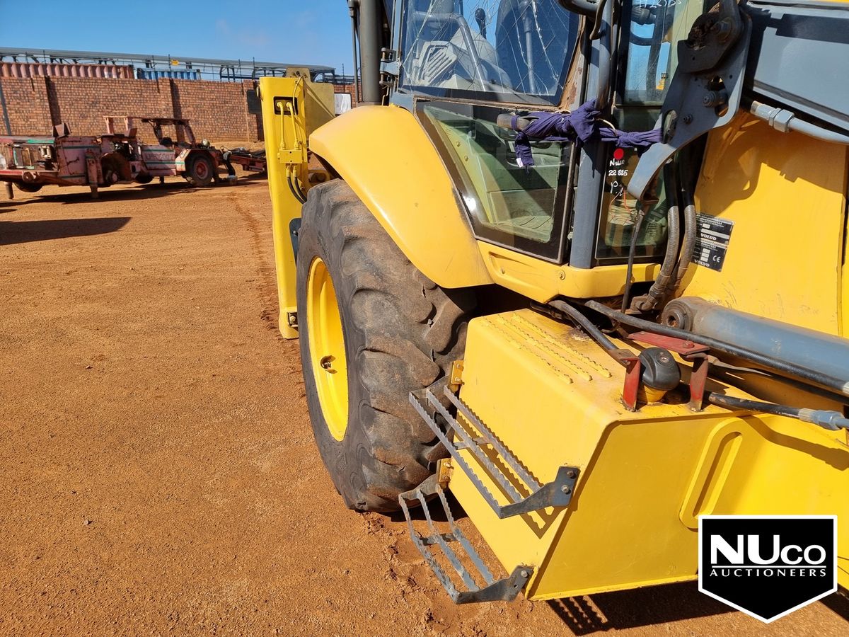 VOLVO BL61 4X4 TLB - BUILT UP | NUco Auctioneers