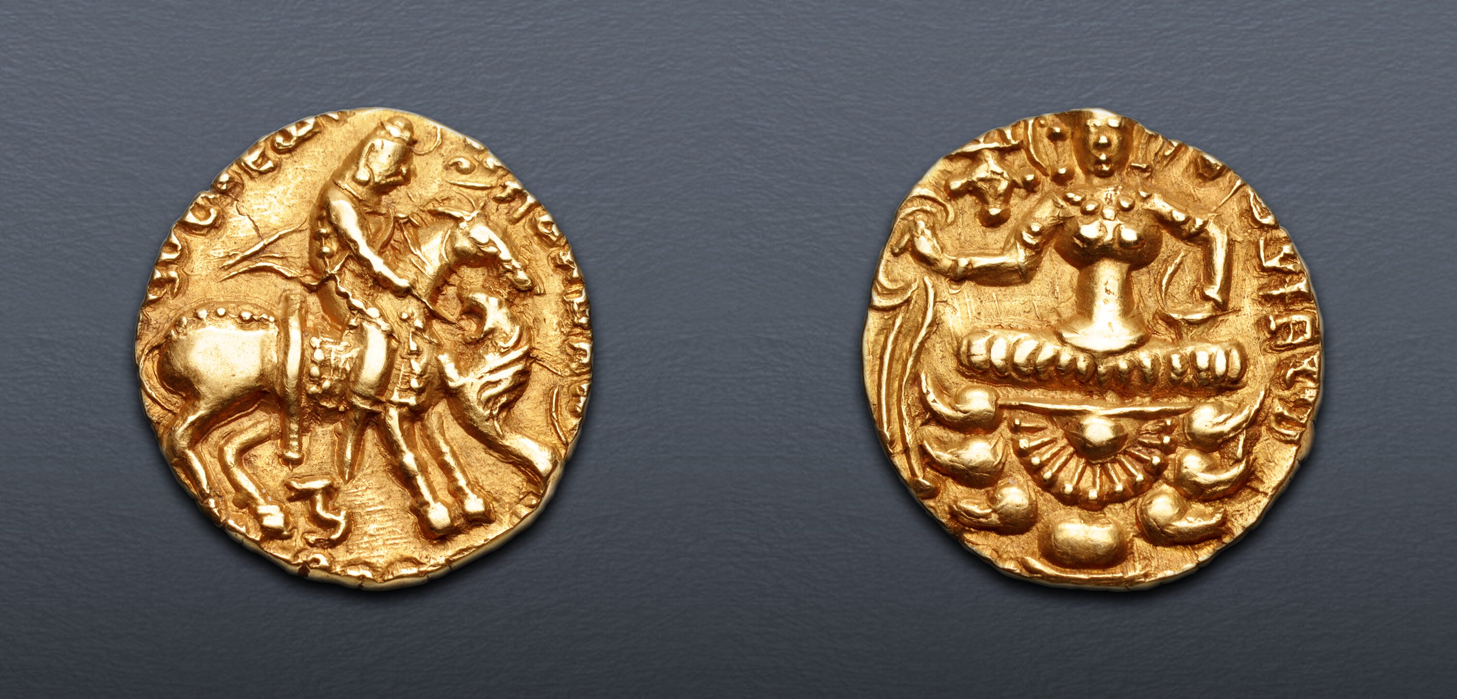 HUNNIC TRIBES, Alchon Huns (Eastern). Toramana. Circa 490-515. AV Dinar ...