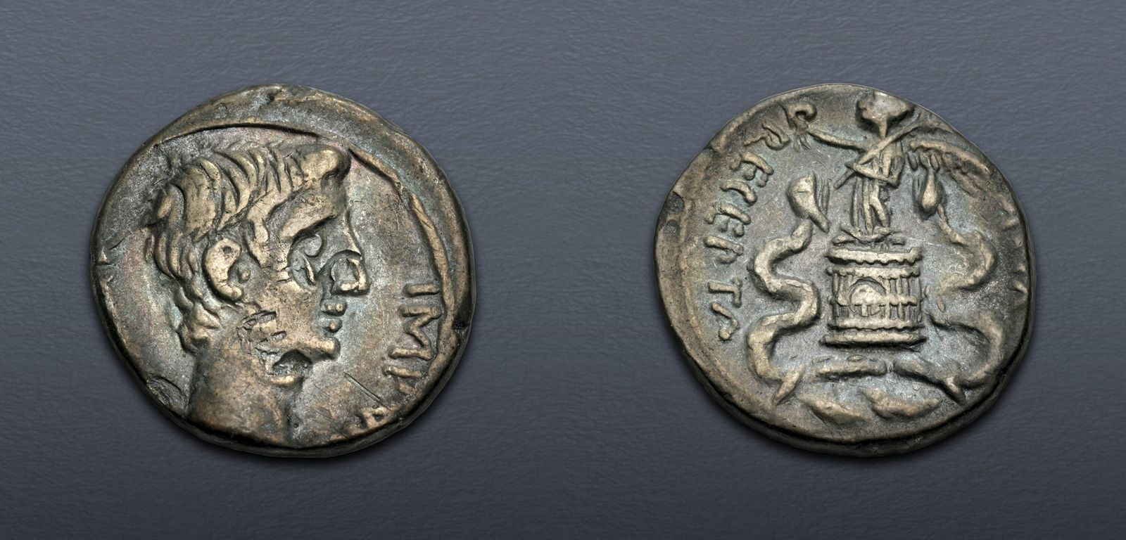 The Triumvirs. Octavian. 29-28 BC. AR Quinarius (13mm, 1.76 g, 3h ...