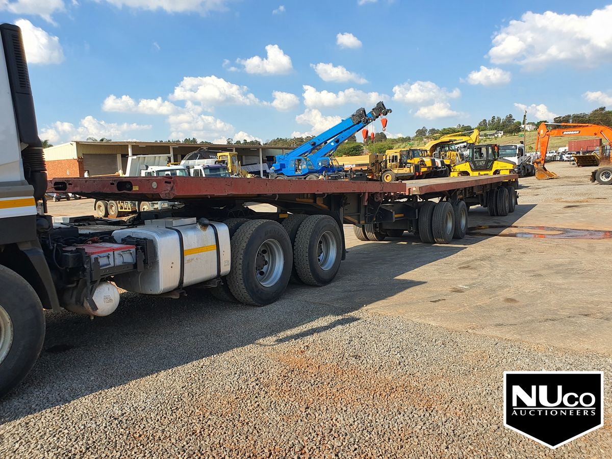 HENRED FRUEHAUF DOUBLE AXLE FLATDECK LINK TRAILER WITH CONTAINER LOCKS ...