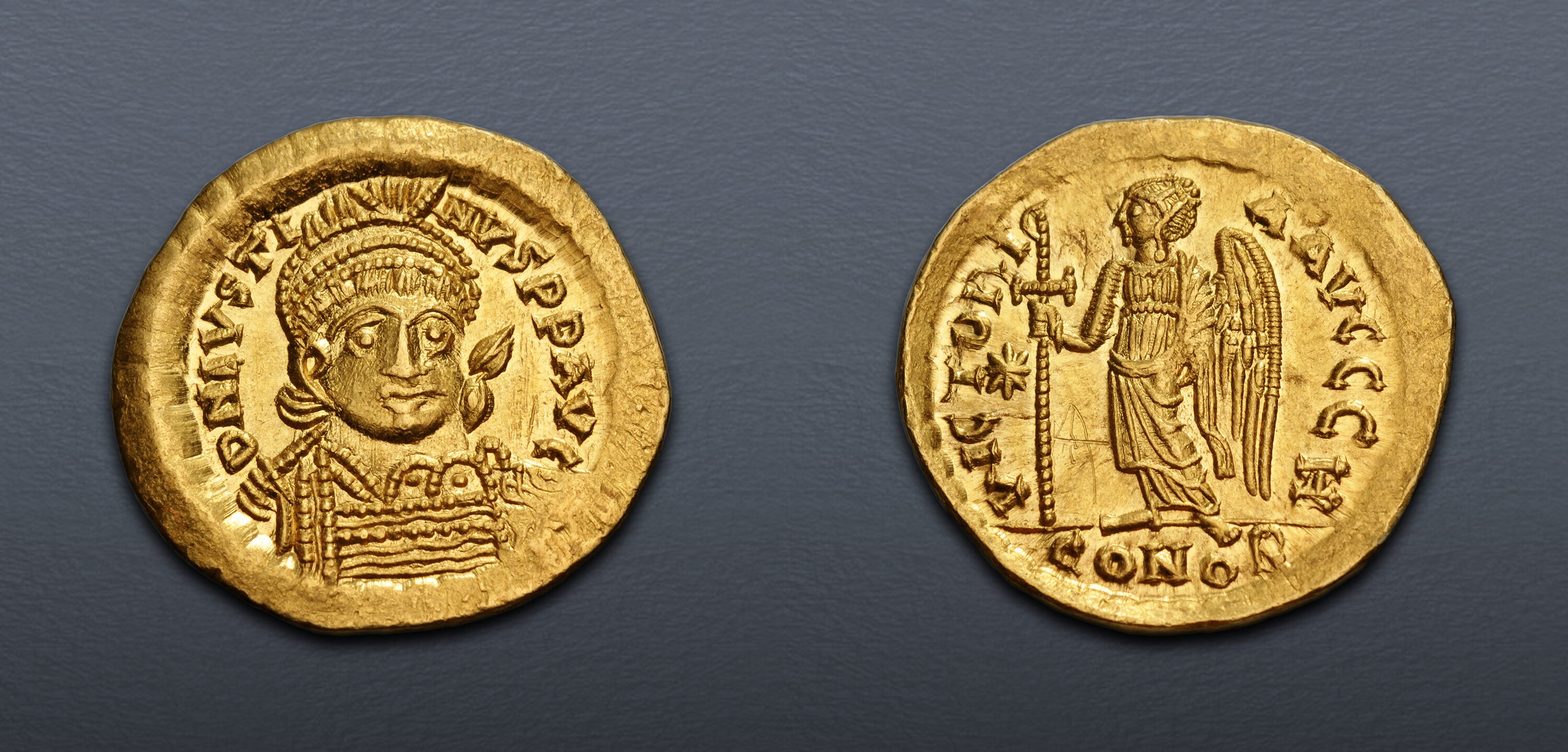 Justin I. 518-527. AV Solidus (20mm, 4.41 g, 6h). Constantinople mint, 8th officina. Struck 518 ...