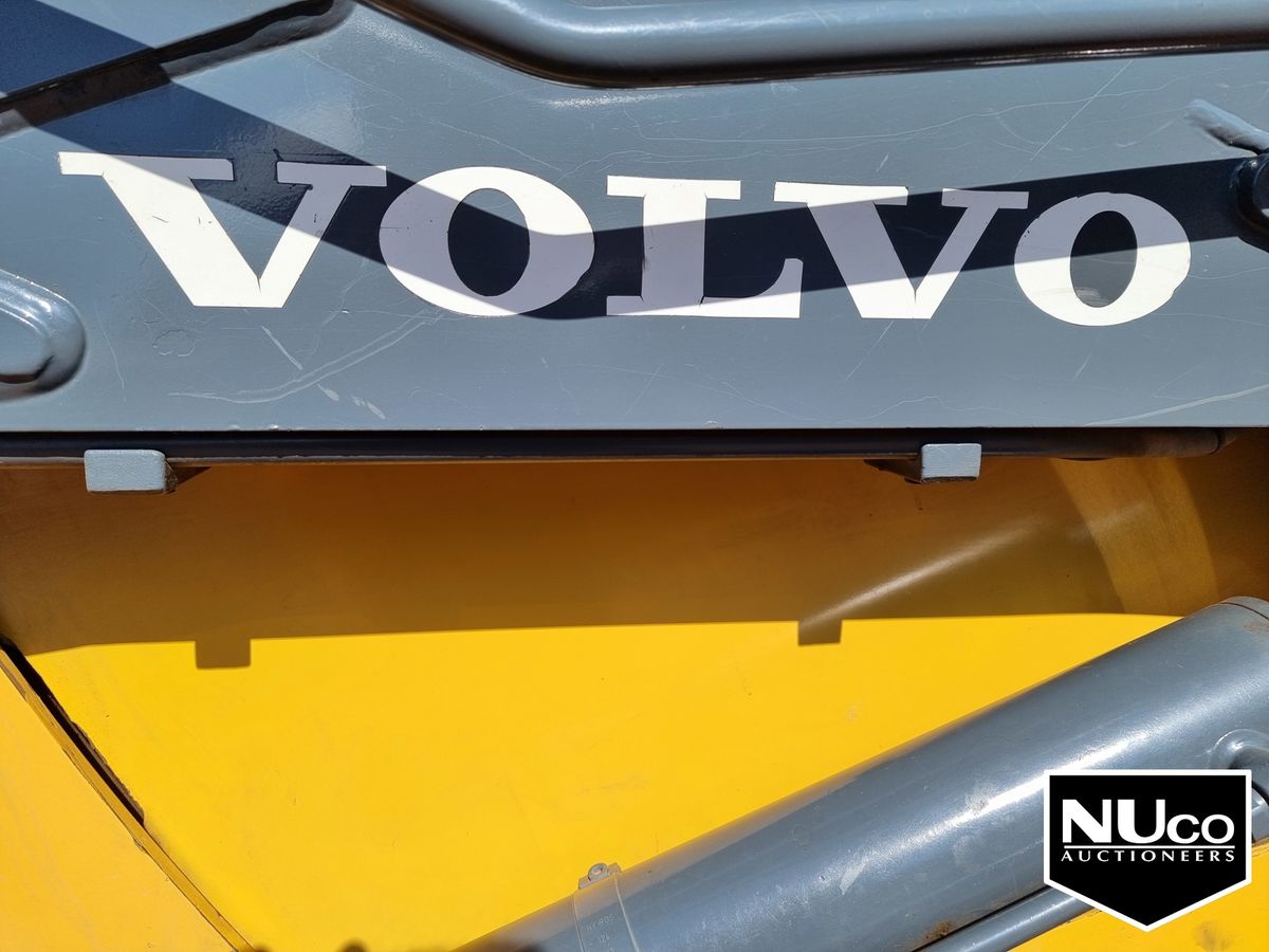 VOLVO BL61 4X4 TLB - BUILT UP | NUco Auctioneers