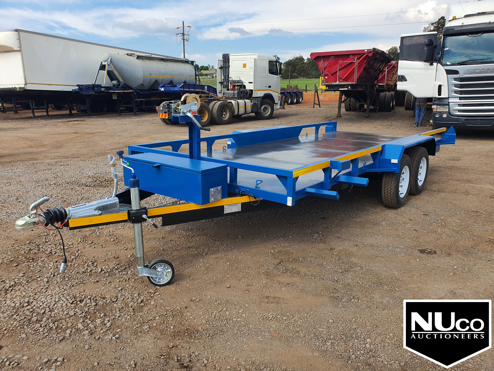 BRAKED DOUBLE AXLE BREAKNECK CAR TRAILER WITH RATCHET WINCH | NUco ...