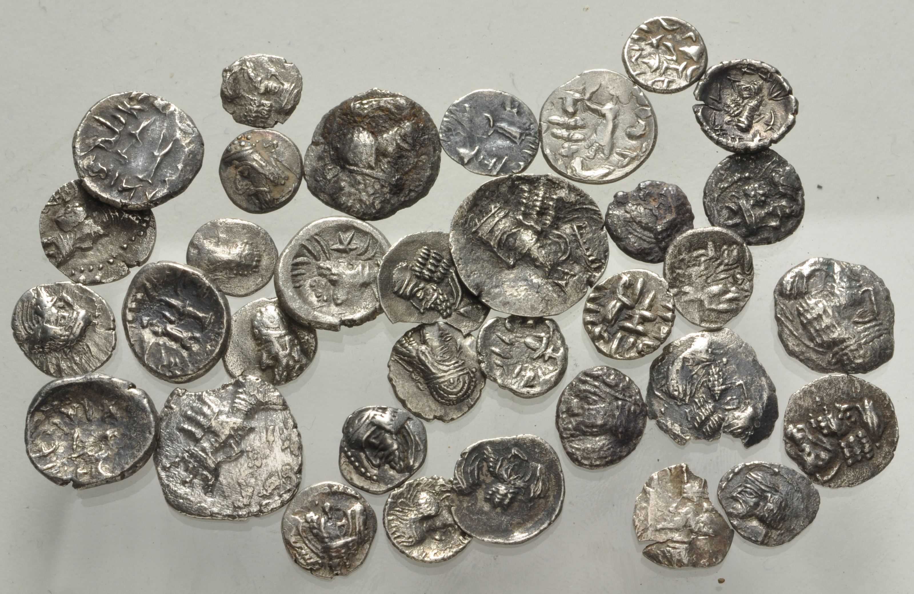 ORIENTAL GREEK. Persis. Lot of thirty-four (34) silver fractions ...