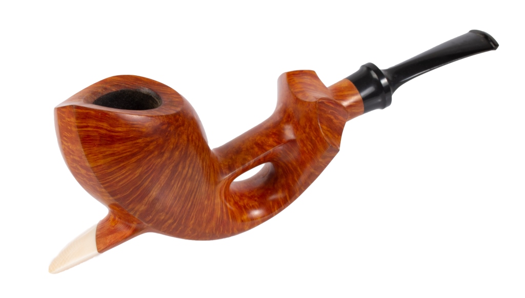 K. Gotoh Freehand Speared Whale Estate Pipe | Barnebys