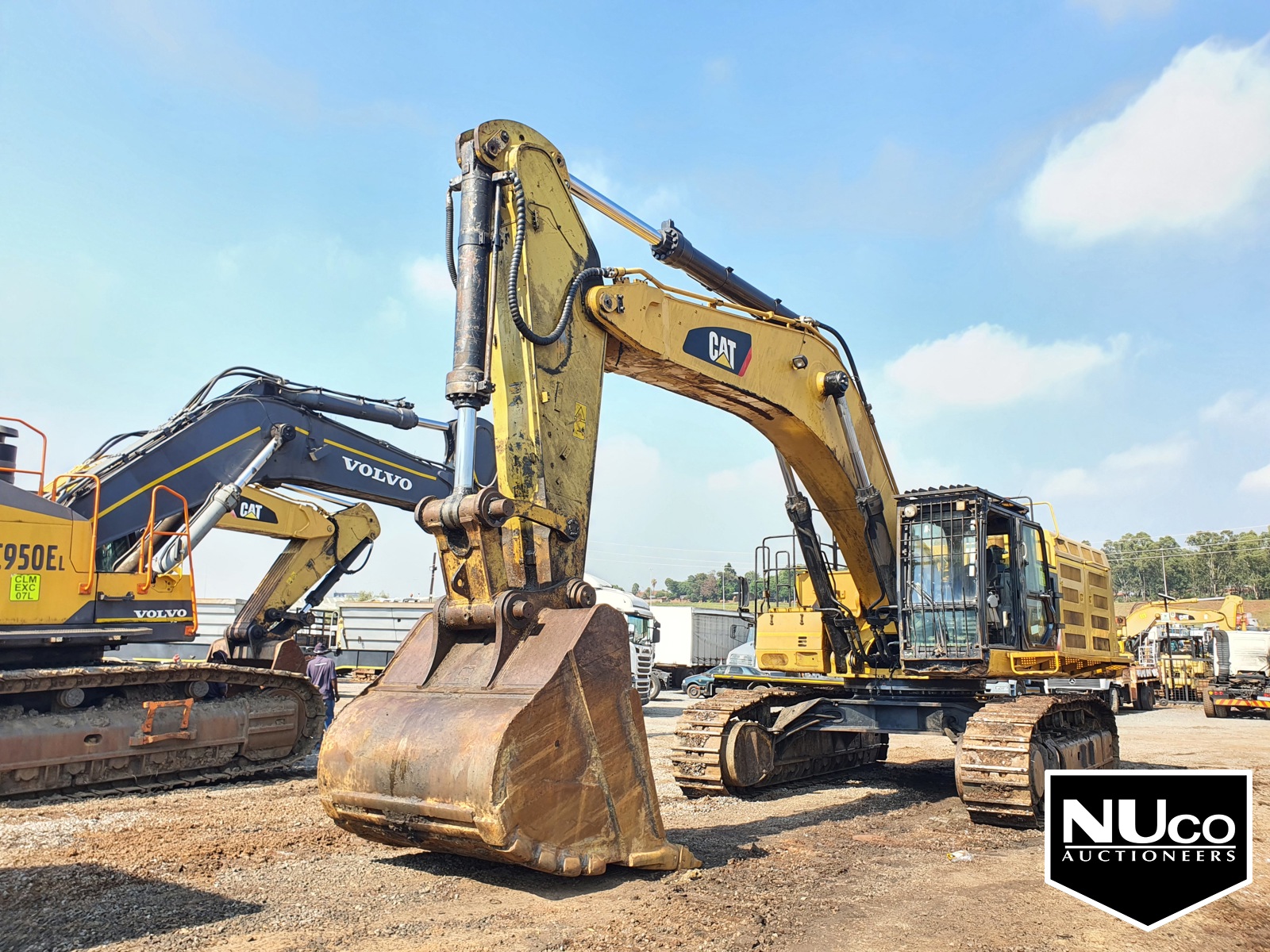 2017 CAT 374FL EXCAVATOR - STC | NUco Auctioneers